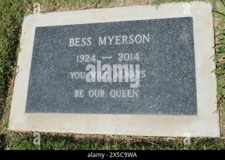 Bess Myerson, Former Miss America, 1950s Stock Photo - Alamy