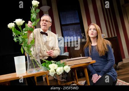l-r: Olivia Hallinan (Joey), Ian Gelder (George), Anthony Walsh (Sam ...