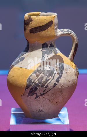 Muslim jug from the Caliphal era, Archeological Museum. Úbeda, Jaén ...
