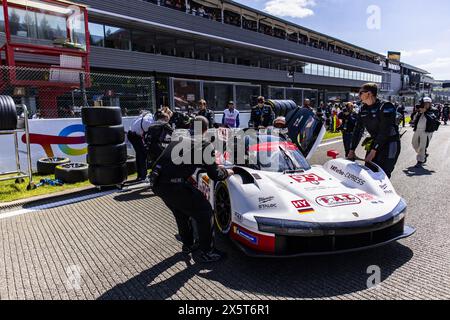 Proton Competition grid during the 8 Hours of Bahrain 2025, 8th round ...