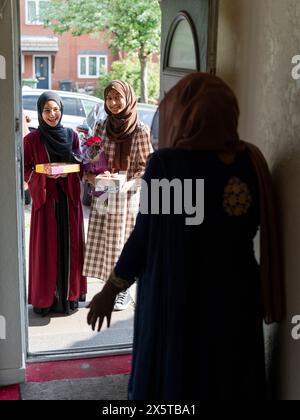 visiting a friend Stock Photo - Alamy