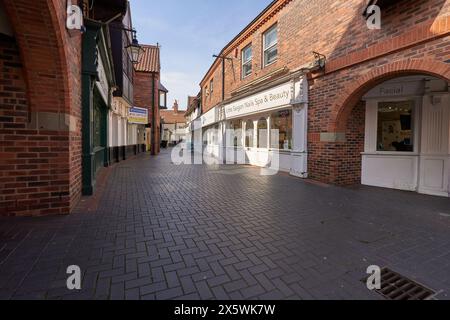 Litter free street in Newark, Nottinghamshire, UK Stock Photo - Alamy