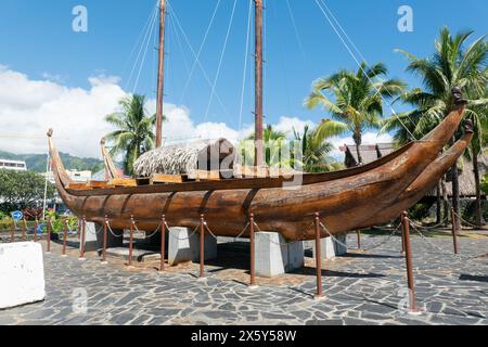 Traditional Polynesian Boat on display on the quay at Papeete, Island ...