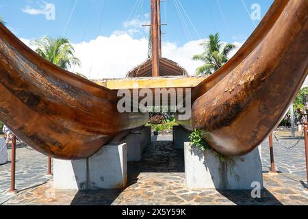 Traditional Polynesian Boat on display on the quay at Papeete, Island ...