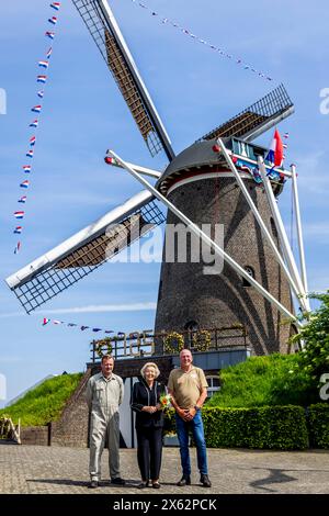 METERIK - Princess Beatrix of The Netherlands visits the windmill â ...