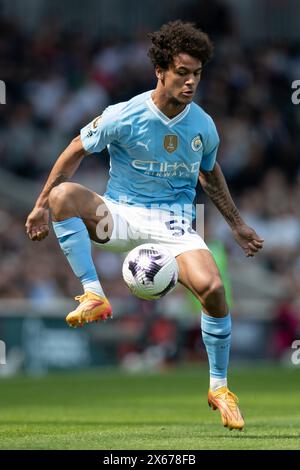 Oscar Bobb of Manchester City during the Premier League match ...
