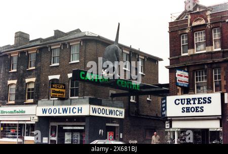 The Catford Cat, fibreglass cat structure outside the Catford Centre in ...