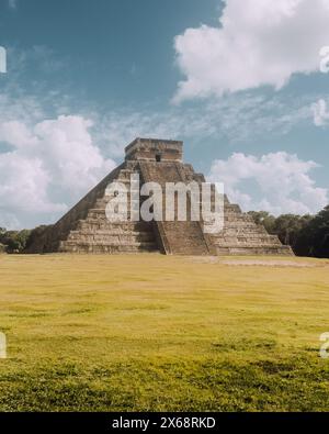 Iconic El Castillo pyramid at Chichen Itza, Tulum Stock Photo - Alamy