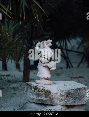 Mexico, Tulum, Mayan statue Stock Photo - Alamy