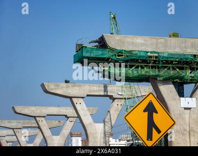 elevated highway road and pillars Stock Photo - Alamy