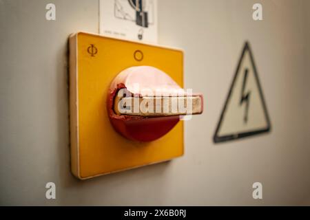 about the main switch from outside electrical panel of elevator 380 VAC ...