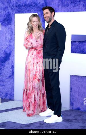 Emily Blunt mit Ehemann John Krasinski bei der Verleihung der 81 ...