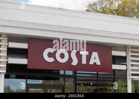 Costa Coffee shop front and signage Stock Photo - Alamy