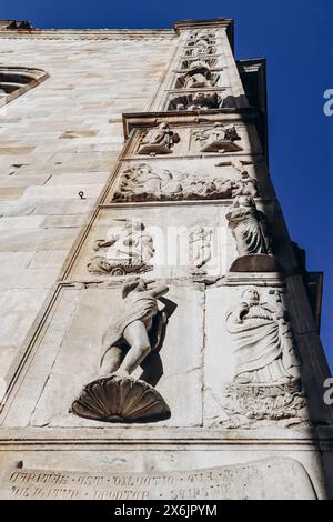 Como, Italy - August 8, 2023: Saint Mary Assunta Cathedral in downtown ...