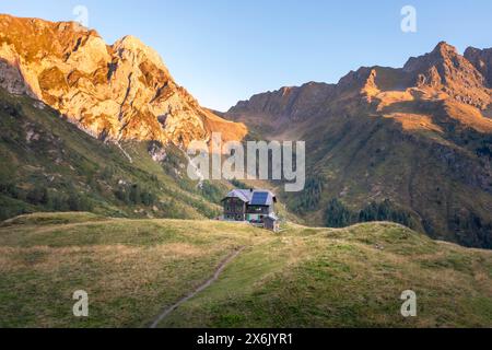 Alpine panorama, Alpine Club hut, Hochweisssteinhaus mountain hut ...
