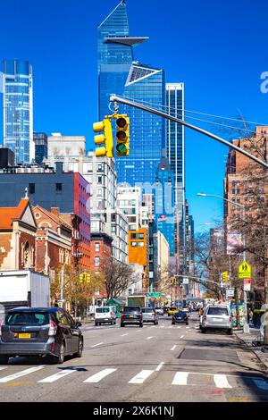 The Edge is the name of New York's highest viewing platform on the ...