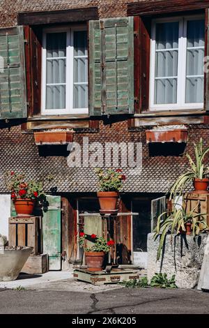 Beautiful facades of the Swiss Alpnachstad Stock Photo - Alamy