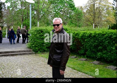 Gerd Michaelis bei der Gedenkfeier für den verstorbenen Gitarristen von ...