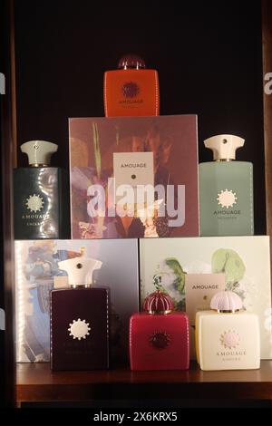 Amouage High Perfumery from the Sultanate of Oman in Fragrance Shop ...