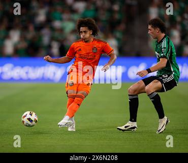 Houston Dynamo midfielder Adalberto Carrasquilla (20) passes away from ...