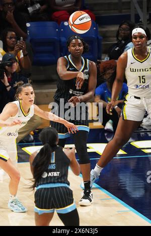 Chicago Sky center Elizabeth Williams, left, battles for the ball ...
