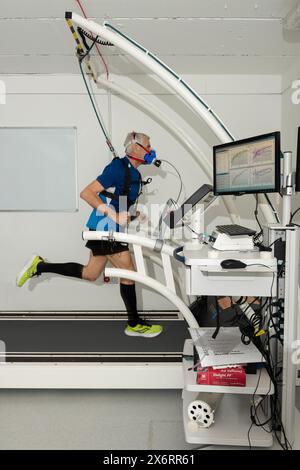 Maximal oxygen consumption determined for an athlete, middle aged man ...