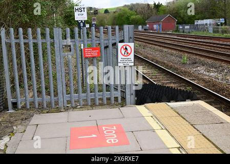 Signs at the end of the platform at Totnes station, South Devon Stock ...