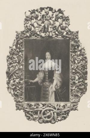 Portrait of Mary II in an ornamented oval with border lettering Around ...