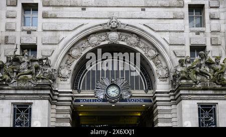 Waterloo Station War Memorial Stock Photo - Alamy