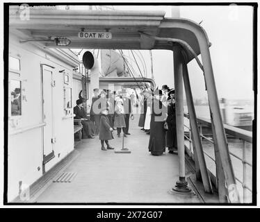 Children Playing Quoits on Deck of Steamship Comus, USA, circa 1915 ...