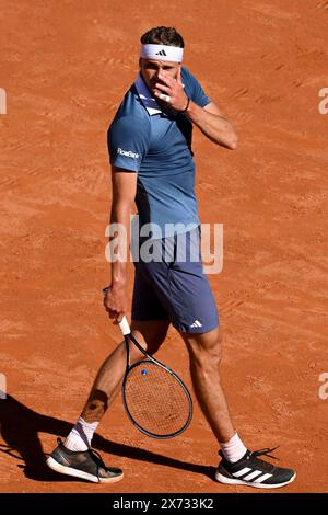 Alexander Zverev of Germany looks dejected during the Round Robin ...