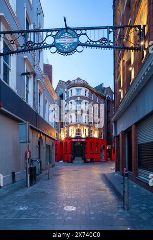 Dawn in the Cavern Quarter of Liverpool, England Stock Photo - Alamy