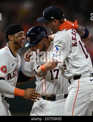Houston Astros' Victor Caratini hits a single against the Seattle ...