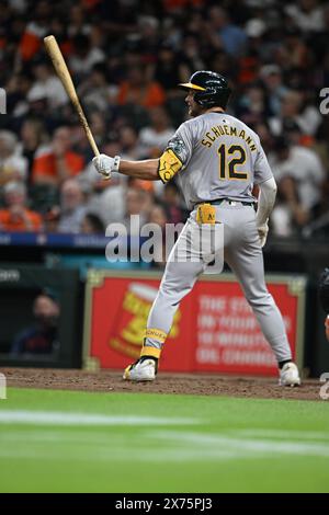 Oakland Athletics second base Max Muncy (10) in the fourth inning of a ...