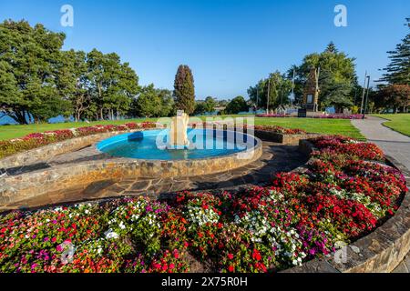 Victoria Parade cenotaph and memorial fountain, Devonport, Tasmania ...