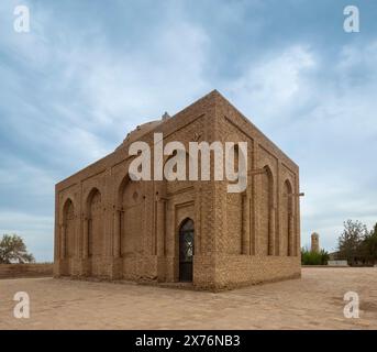 12th century Seljuk Talkhatan Baba mosque, Merv Oasis, Turkmenistan ...