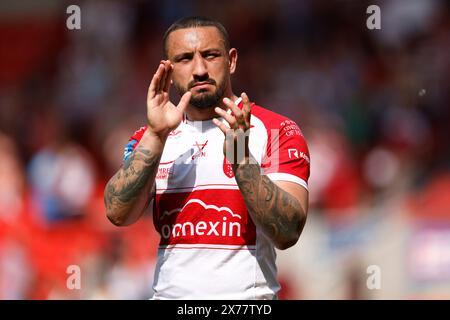 Elliot Minchella of Hull KR in the pre-game warm up during the Betfred ...