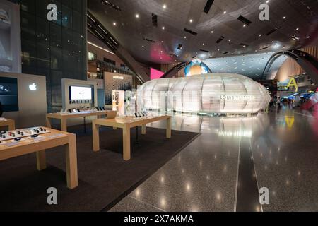 Apple store at hamad international airport Doha Qatar Stock Photo - Alamy