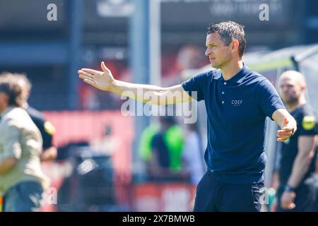 ALMERE, NETHERLANDS - MAY 19: head coach Alex Pastoor of Almere City FC ...