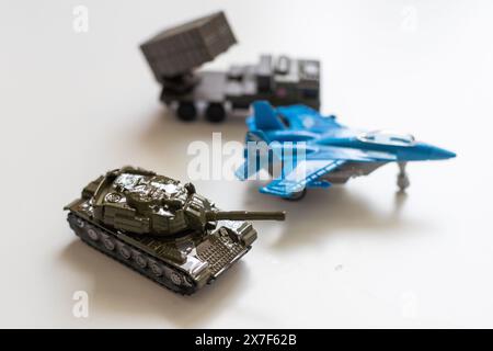 Models for assembly. Assembled scale models of military equipment, KIT ...