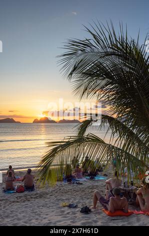 Las Cabanas Beach Resort at sunset, Las Cabanas Beach, El Nido, Bacuit ...