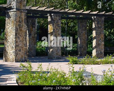 Benches in Ingraham Park in the old and affluent neighborhood of Coral ...
