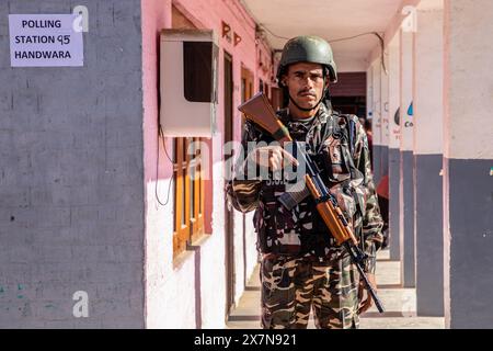A paramilitary trooper stands on guard during the restrictions in ...