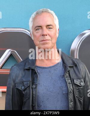 HOLLYWOOD, CALIFORNIA - MAY 20: (L-R) Titus Welliver and Samantha Edge ...