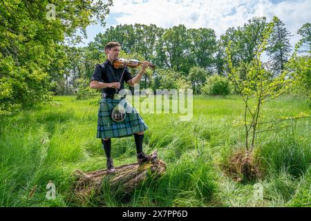 The Patrick Matthew violin is played by actor and musician Thoren ...