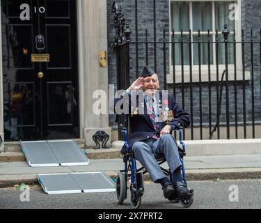 D-Day veteran Bernard Morgan (2nd left) ahead of the Together At ...
