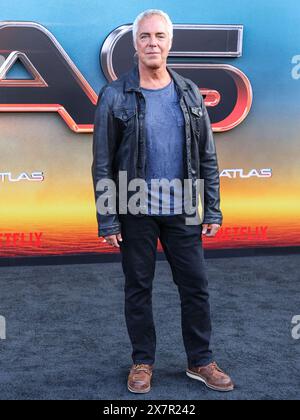 HOLLYWOOD, CALIFORNIA - MAY 20: (L-R) Titus Welliver and Samantha Edge ...