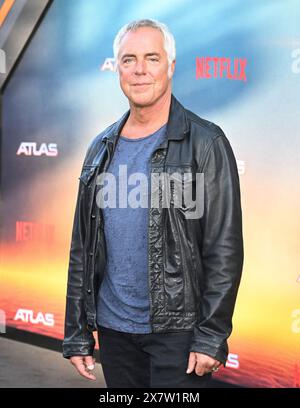 HOLLYWOOD, CALIFORNIA - MAY 20: (L-R) Titus Welliver and Samantha Edge ...