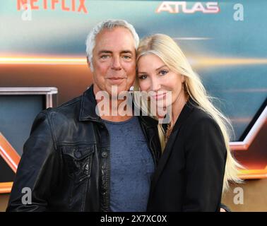 HOLLYWOOD, CALIFORNIA - MAY 20: (L-R) Titus Welliver and Samantha Edge ...