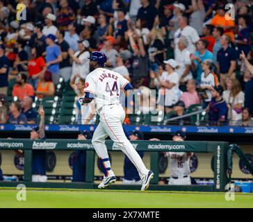 Houston Astros' Yordan Alvarez watches his two-run double against the ...